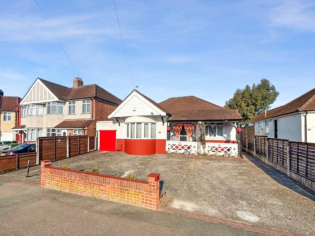 Valentine Avenue, Bexley, DA5 3 bed bungalow for sale - £650,000