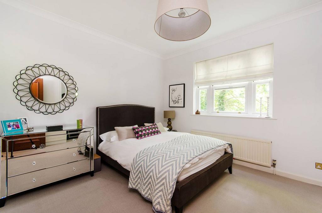 Roxeth Hill, Harrow, HA2 2 bed flat - £2,000 pcm (£462 pw)
