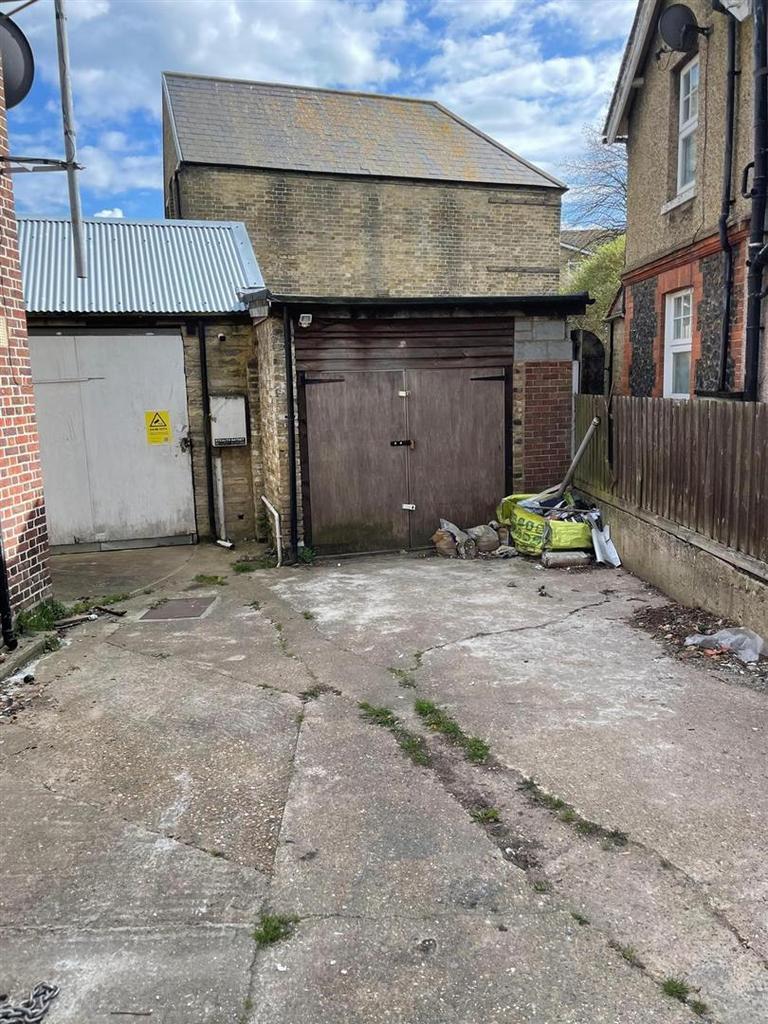 Edith Road, Ramsgate CT11 Garage to rent - £450 pcm (£104 pw)