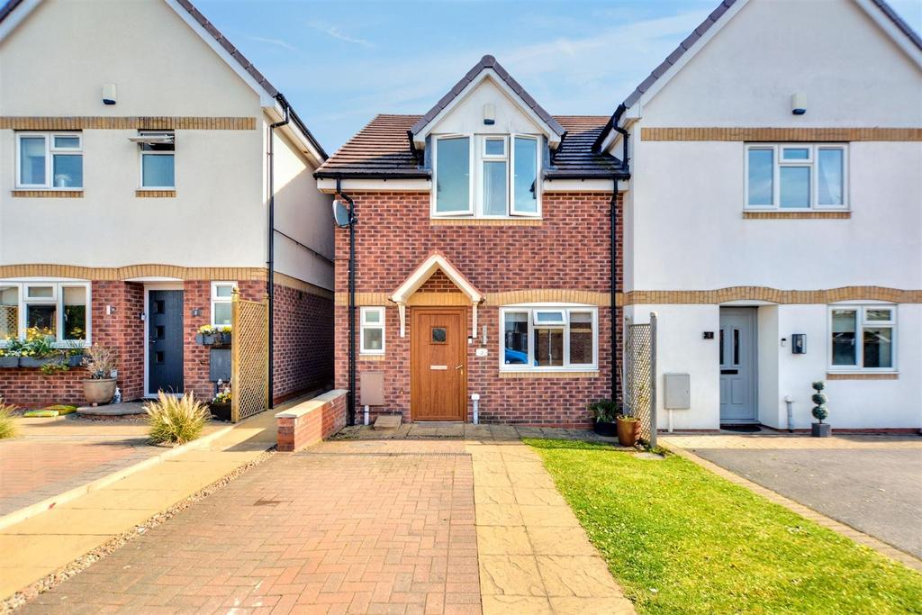 Festival Crescent, Trowell, Nottingham 3 bed townhouse for sale - £245,000