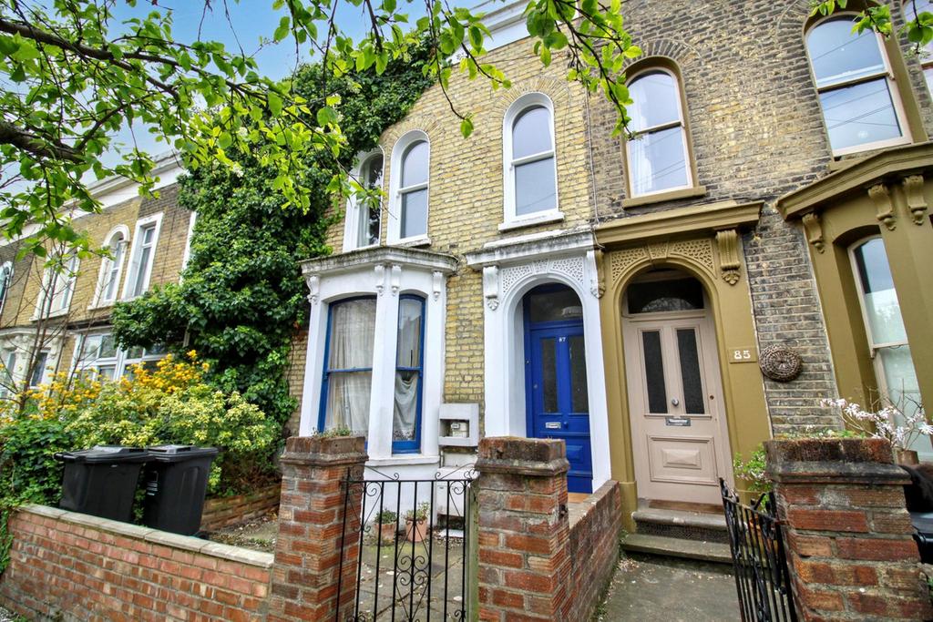 Dunlace Road, London, E5 1 bed flat - £400,000