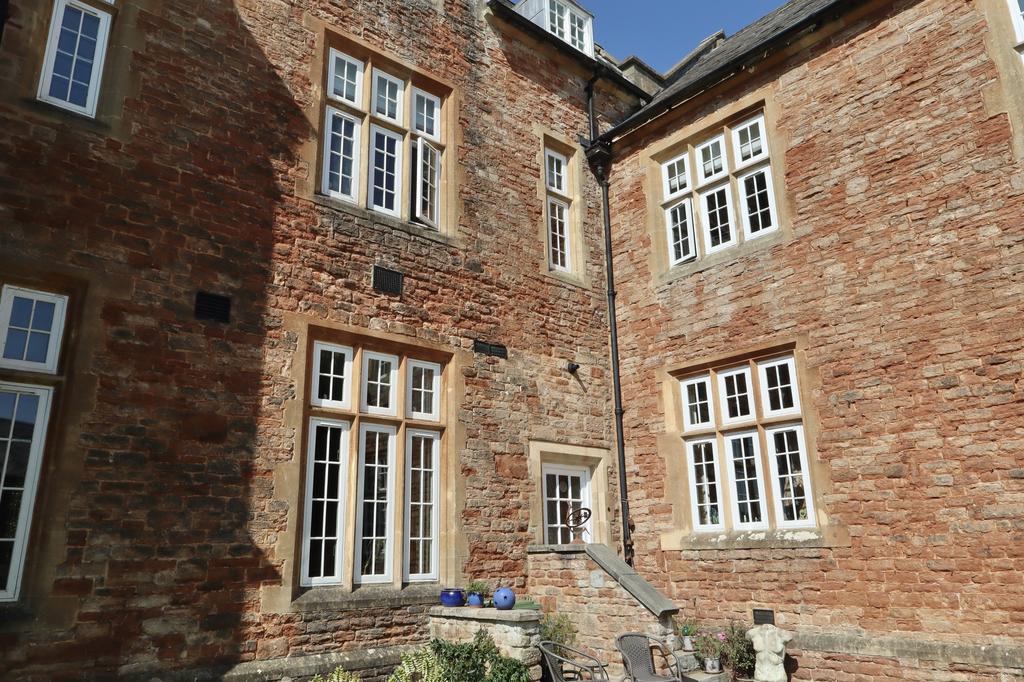 Gilbert Scott House, South Horrington 3 bed terraced house for sale - £ ...