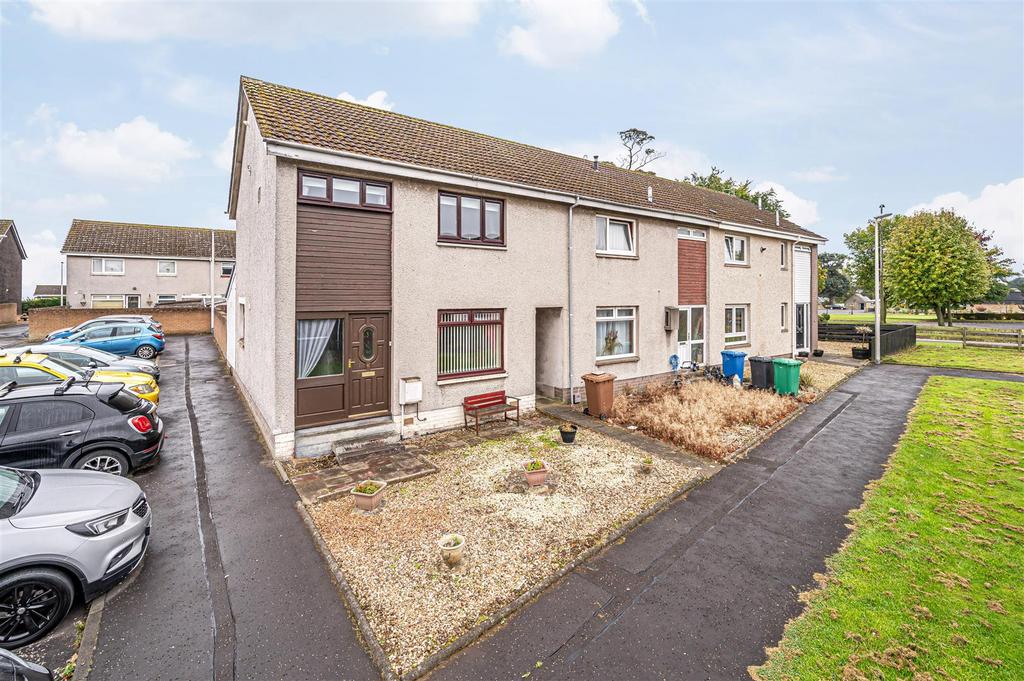 10 Forth Court, Dalgety Bay, KY11 9SF 4 bed end of terrace house - £185,000