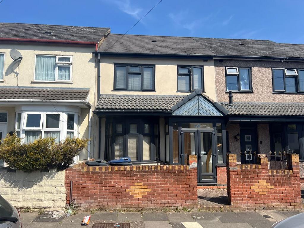 82 Woodwells Road, Ward Emd... 3 bed terraced house for sale - £170,000