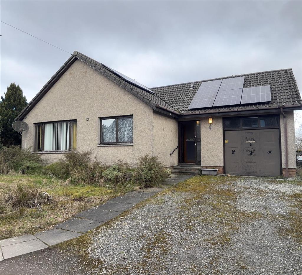 Saucher, Kinrossie, Perth 2 bed detached bungalow - £165,000