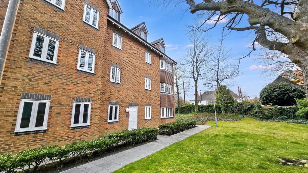 Thornholme Road, Thornhill... 2 bed apartment - £99,950
