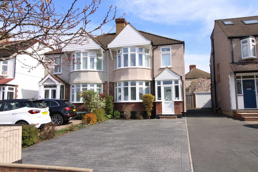 Goodhart Way, West Wickham, BR4 3 bed semi-detached house for sale - £ ...