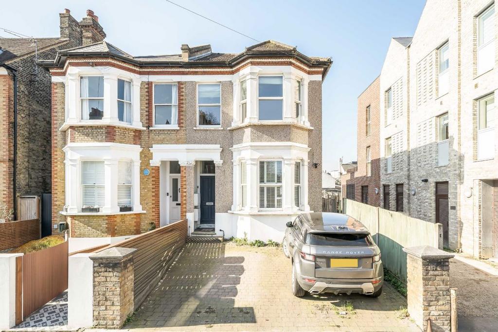 Tankerville Road, London SW16 2 bed flat - £625,000