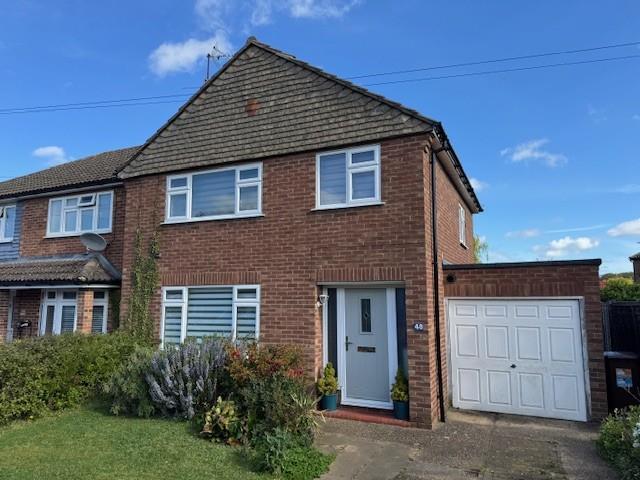 Manston Drive, Bishop's Stortford CM23 3 bed semi-detached house for ...