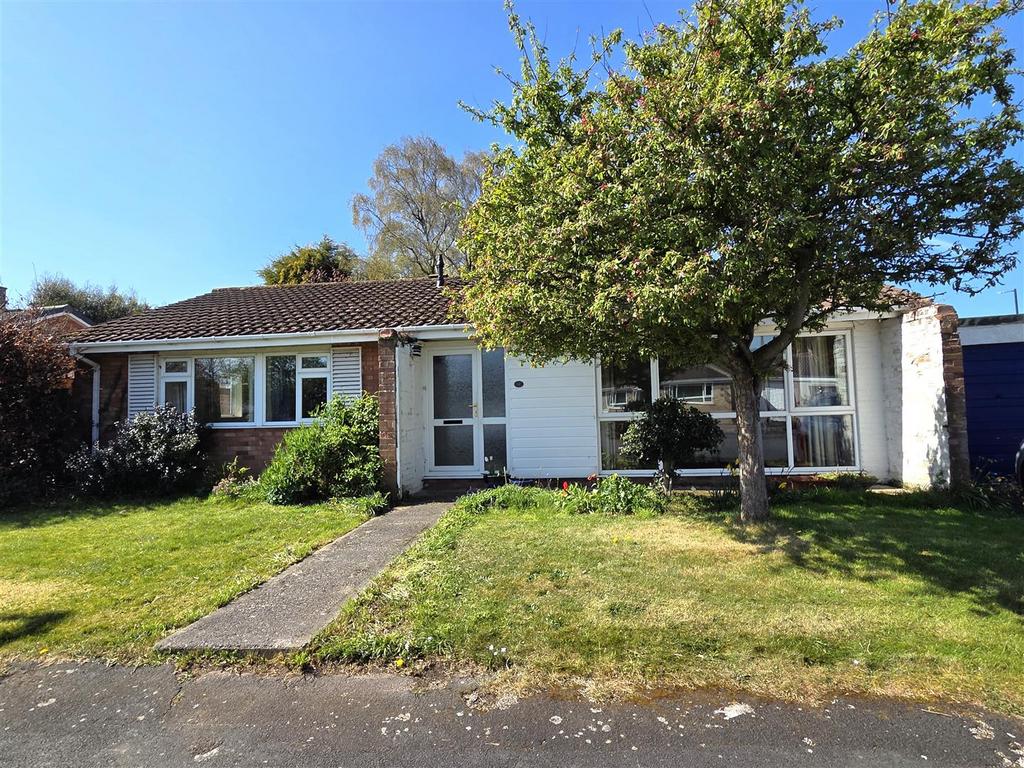 Highgate Place, Lytham 3 bed detached bungalow - £300,000