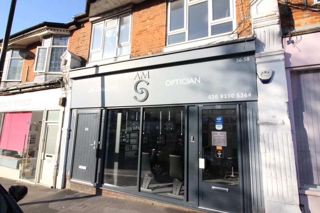 Central Road, Worcester Park KT4 1 bed flat to rent - £1,595 pcm (£368 pw)