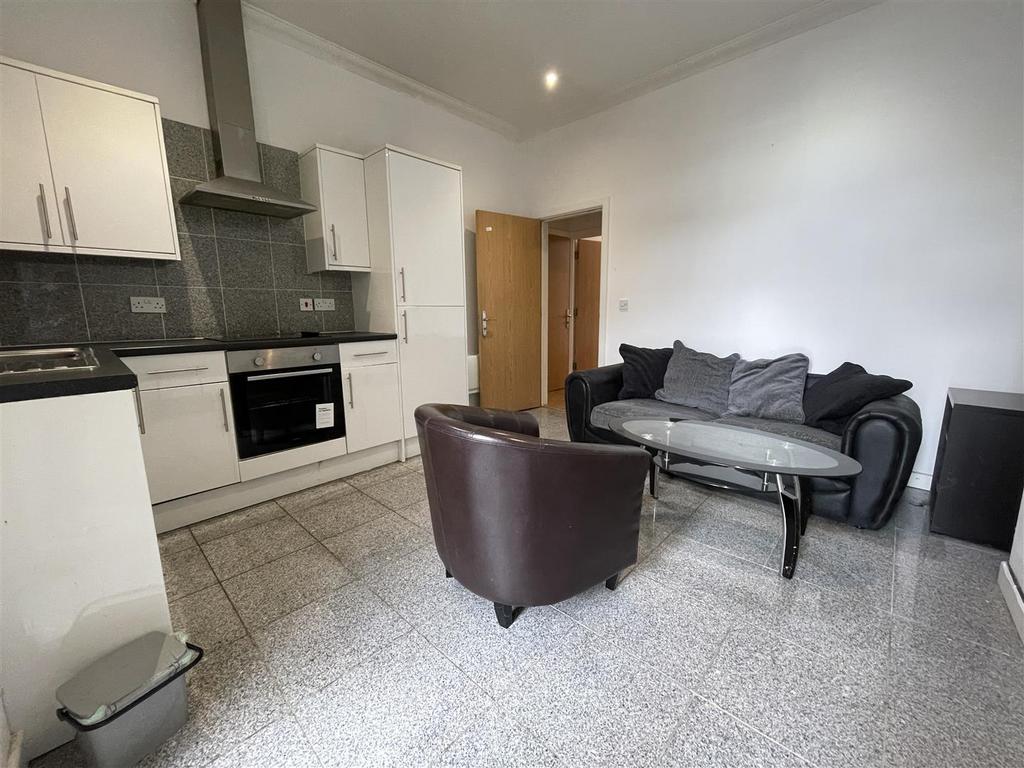 Albany Road, Cardiff 1 bed apartment to rent - £950 pcm (£219 pw)