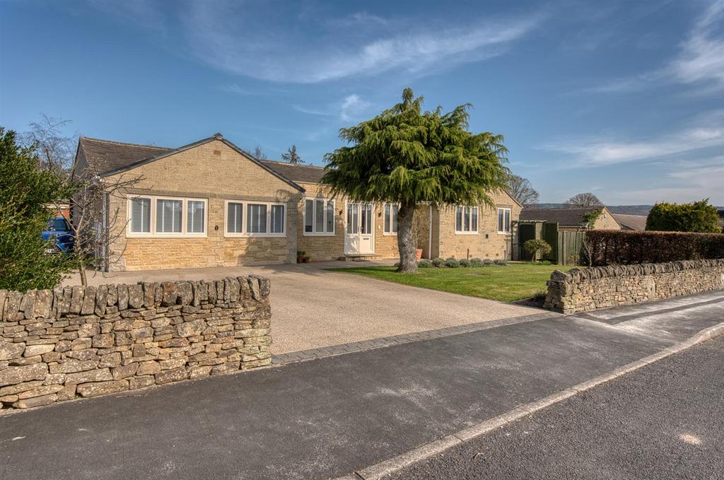 Royal Croft Drive, Baslow, Bakewell 4 bed detached bungalow - £895,000