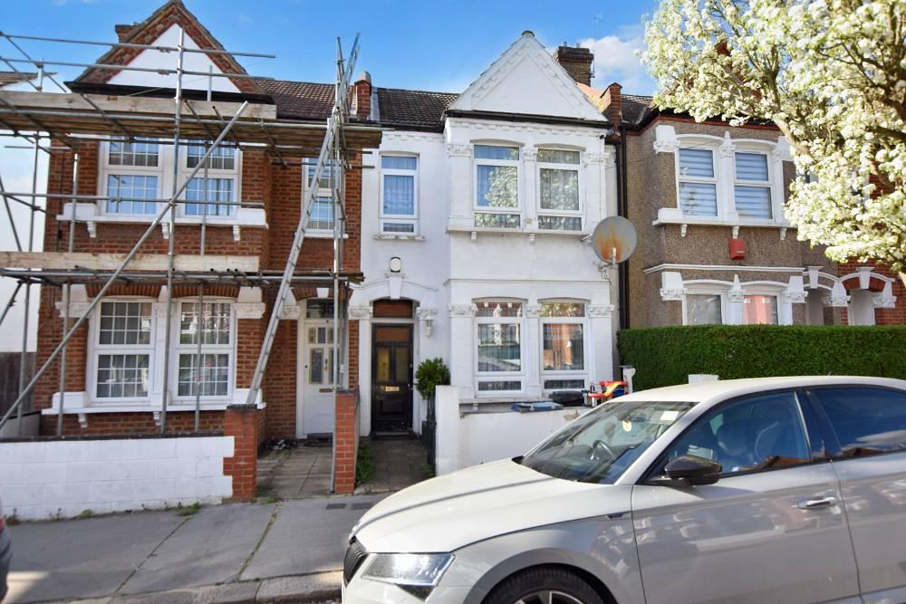 HUNTER ROAD, THORNTON HEATH CR7 3 bed terraced house for sale - £470,000