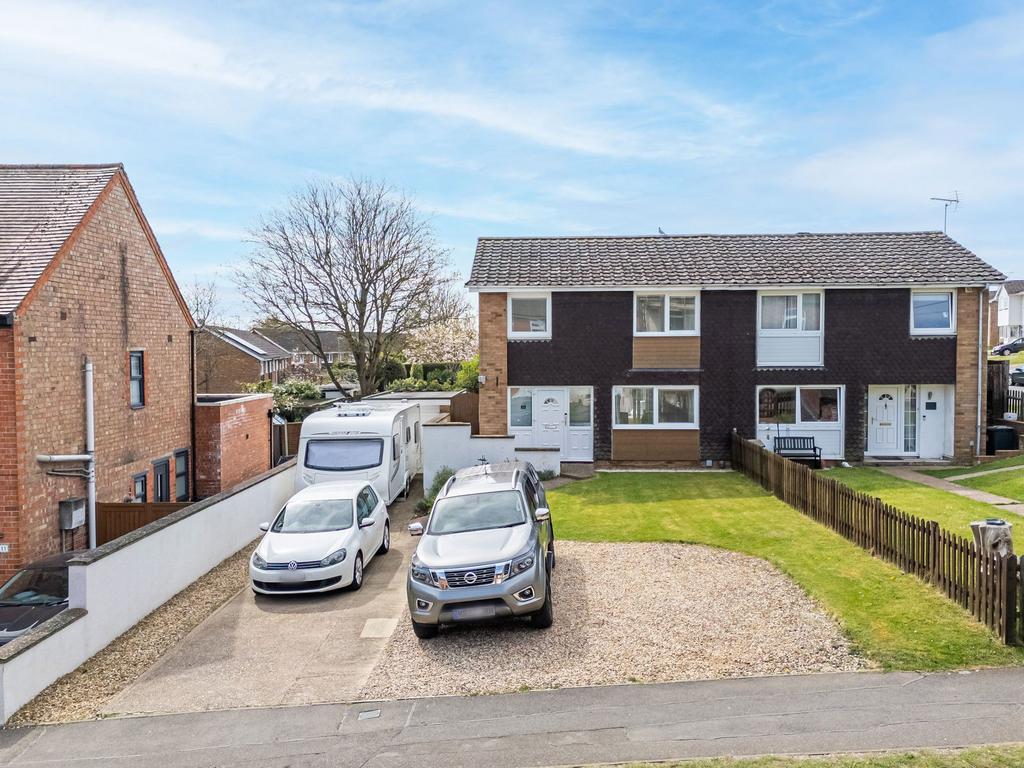 Weavers Road, Wellingborough NN8 3 bed semi-detached house for sale - £ ...