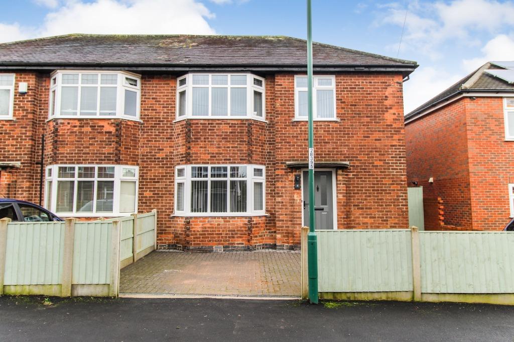 Burnwood Drive, Nottingham NG8 3 bed semi-detached house - £1,200 pcm ...