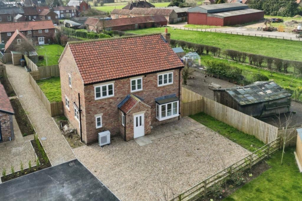 Kilham, East Riding of Yorkshire YO25 3 bed detached house for sale - £ ...