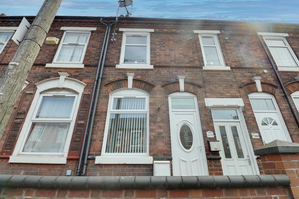 B70 7HS 3 bed terraced house for sale - £180,000