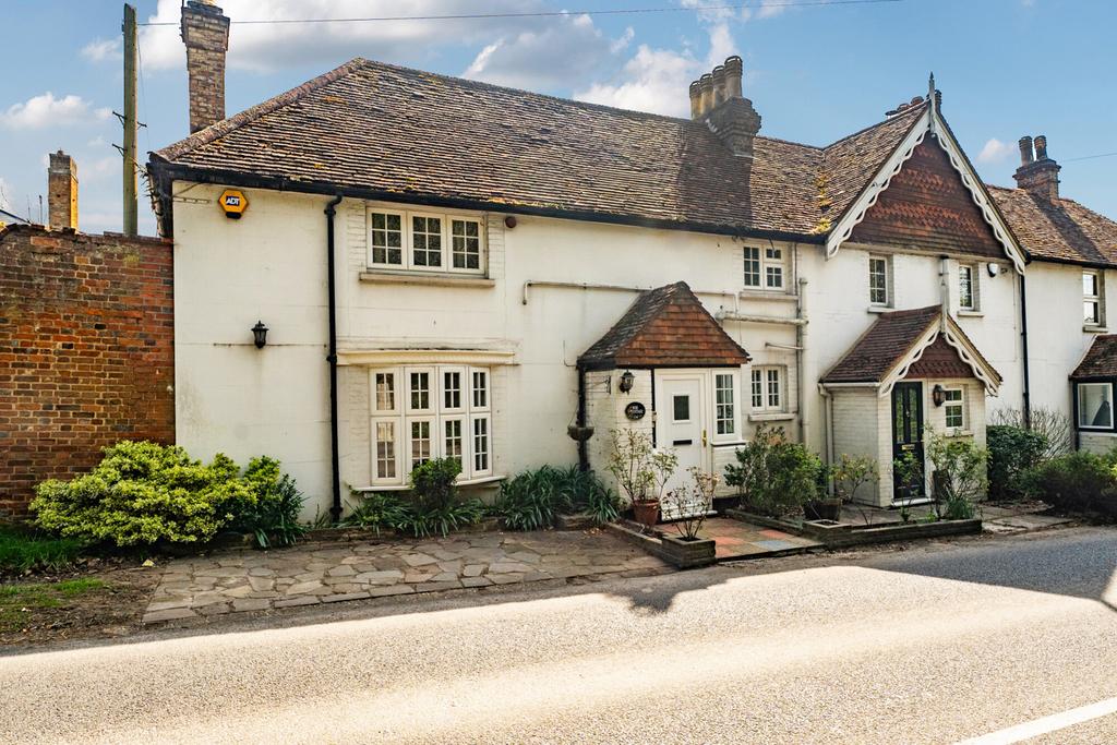 Fulmer Road, Fulmer, Buckinghamshire 4 bed end of terrace house for ...