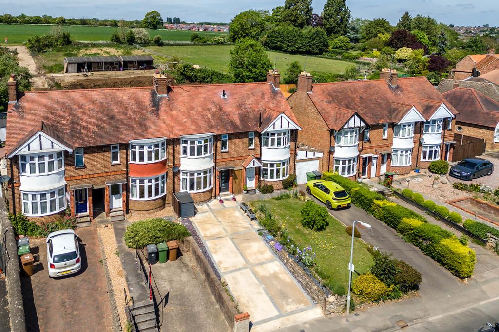 Main Road, Wellingborough NN8 3 bed terraced house for sale - £265,000
