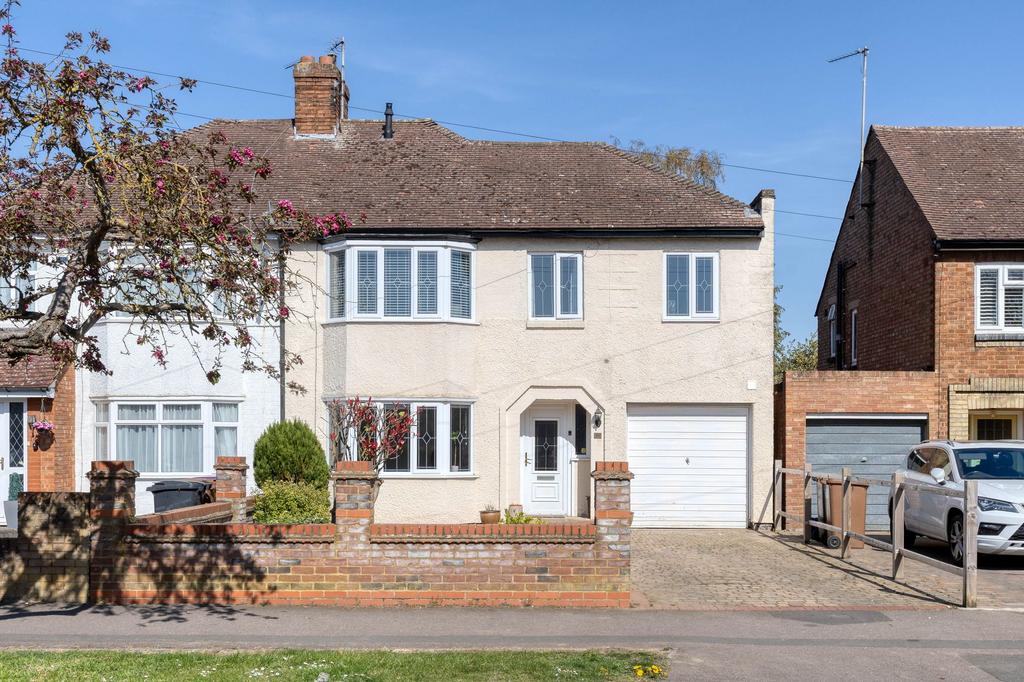 Strathmore Avenue, Hitchin SG5 4 bed semi-detached house for sale - £ ...