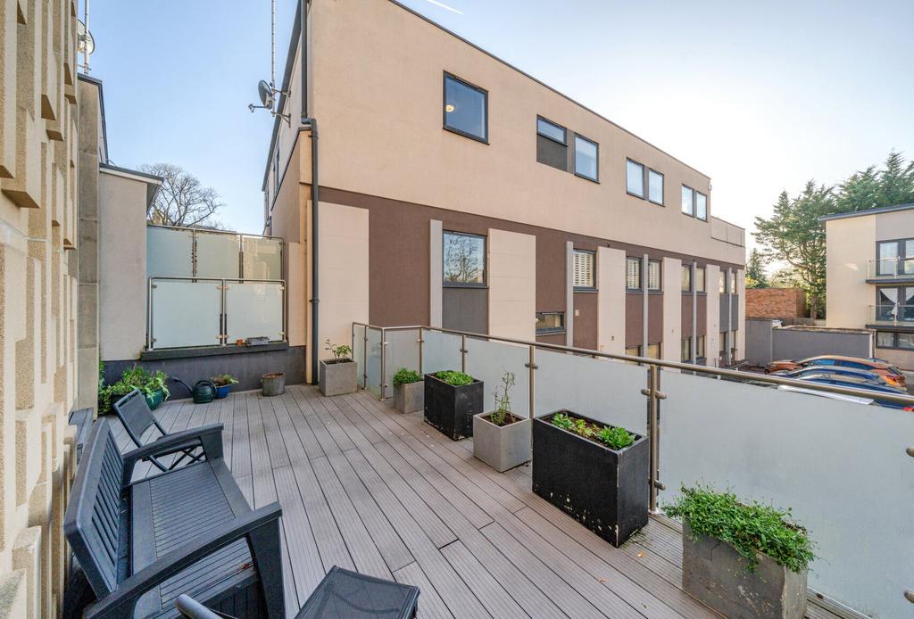 Montpellier Terrace, Gloucestershire... 2 bed apartment for sale - £310,000