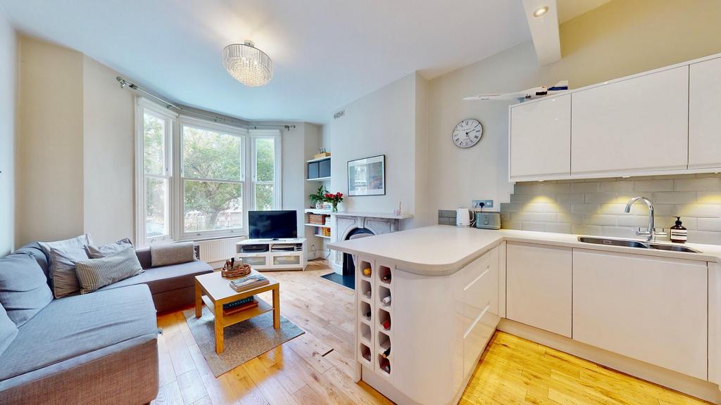 Cologne Road, Battersea, London 1 bed flat - £450,000