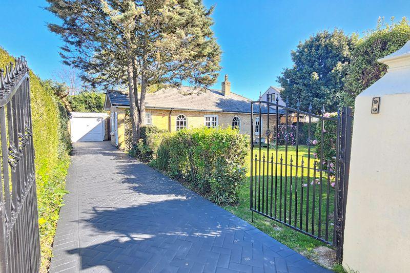 Kings Road, Lee-On-The-Solent, PO13 2 bed detached bungalow for sale ...
