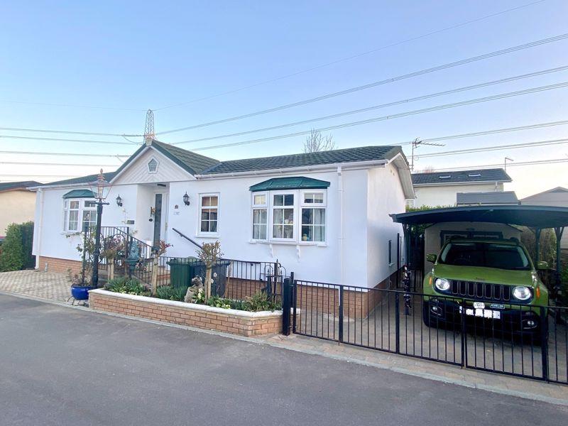 Southwick Road, Fareham PO17 2 bed park home - £250,000