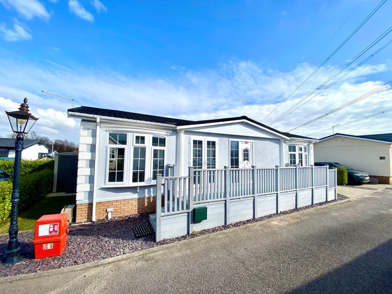 Southwick Road, Fareham PO17 2 bed park home for sale - £160,000