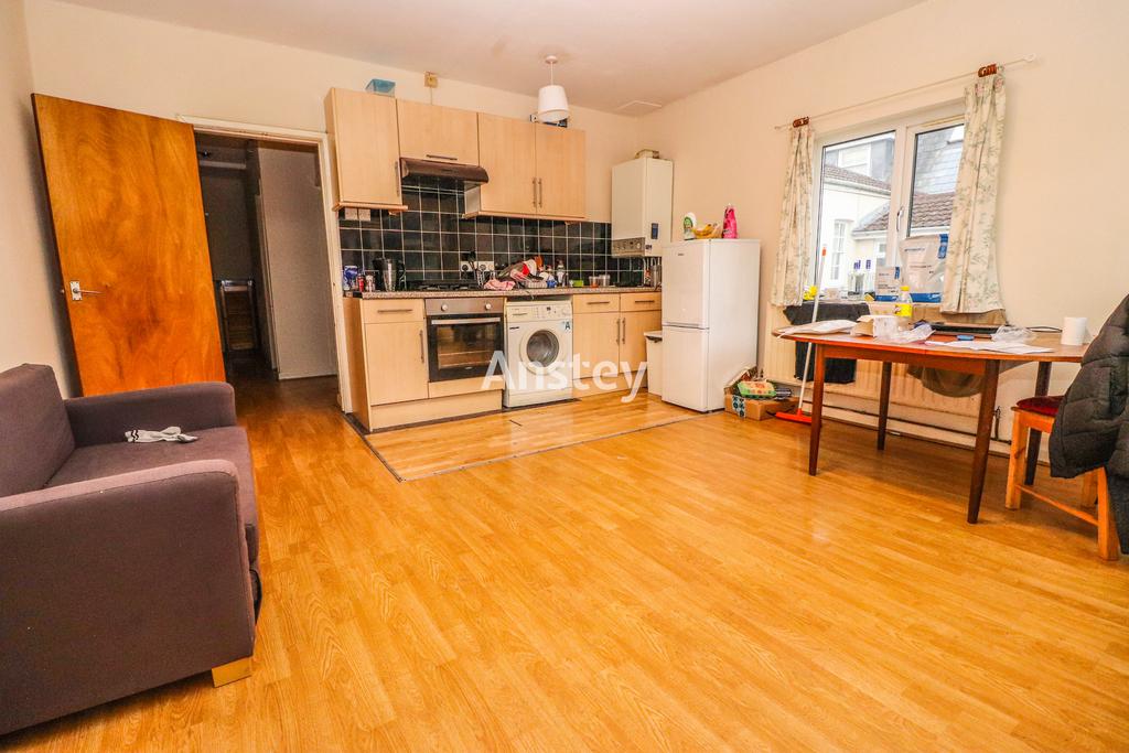 Alma Road, Southampton SO14 2 bed flat - £1,200 pcm (£277 pw)