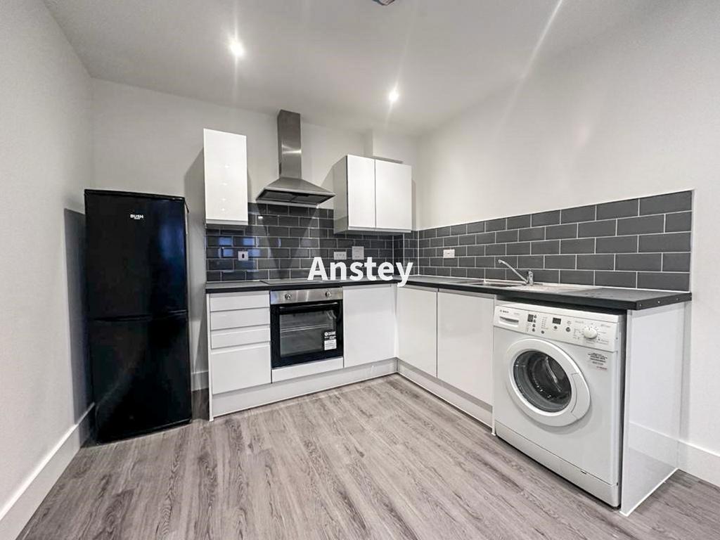 Portswood Road, Hampshire SO17 2 bed flat - £1,350 pcm (£312 pw)
