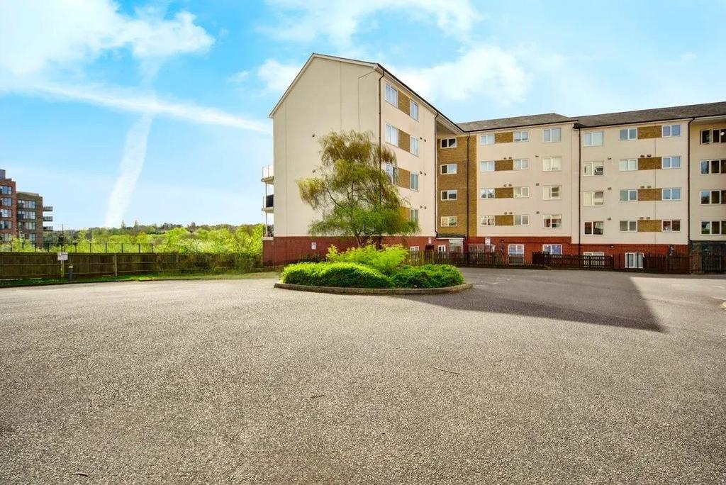 Lee Heights, Bambridge Court, Maidstone 2 bed apartment for sale - £214,500