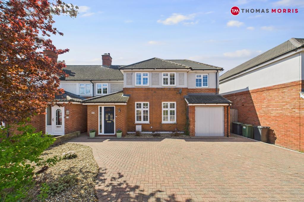 Dells Lane, Biggleswade SG18 4 bed semi-detached house for sale - £525,000