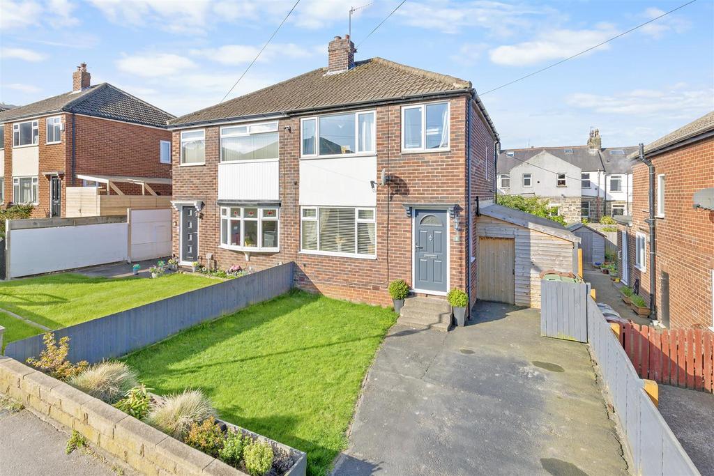Cambridge Grove, Otley LS21 3 bed semi-detached house - £290,000