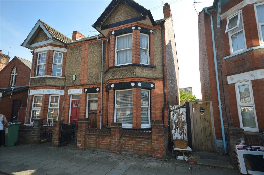 Reginald Street, Luton, Bedfordshire... 3 bed semi-detached house for ...
