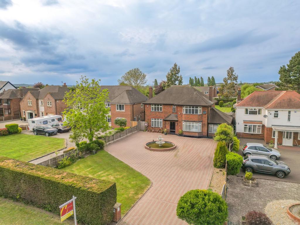 The Long Shoot, Nuneaton CV11 4 bed detached house for sale - £725,000