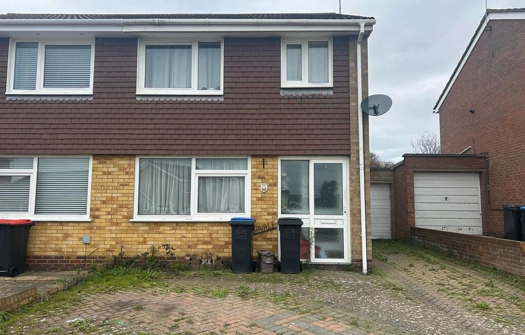 Kentmere Avenue, Ramsgate, Kent, CT11 3 bed end of terrace house to ...