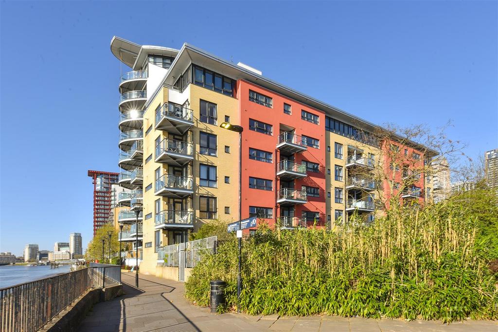 Ocean Wharf, Canary Wharf, E14 2 bed apartment - £2,300 pcm (£531 pw)