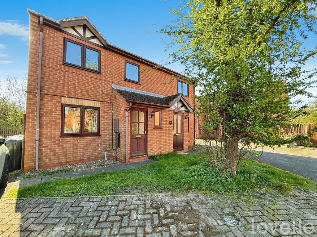 Swallow Close, Gainsborough DN21 3 bed semi-detached house - £800 pcm ...