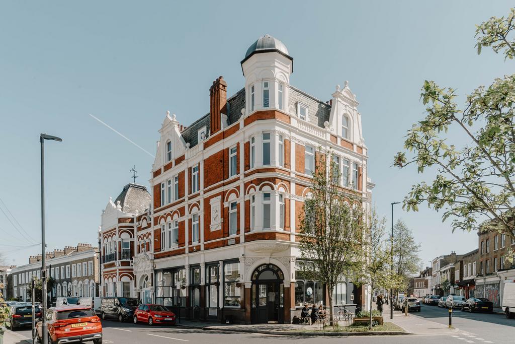 Loughborough Road, London SW9 1 bed maisonette for sale - £1,100,000