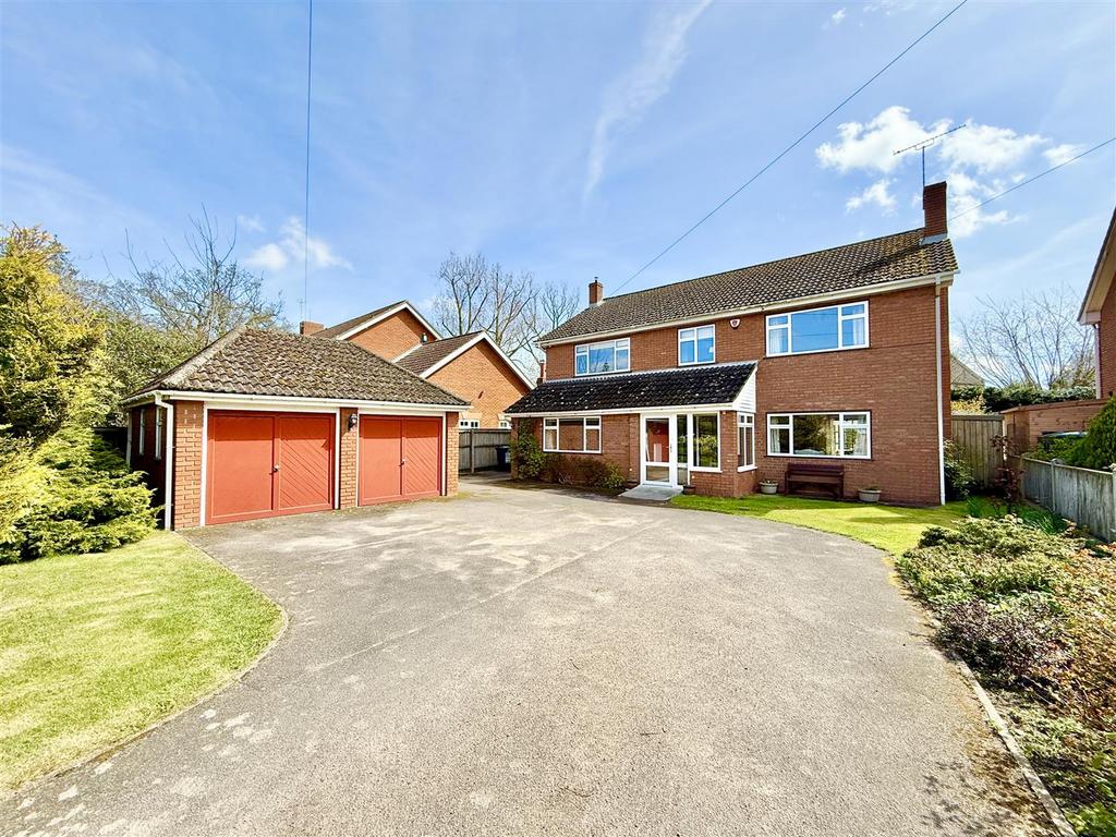 Martham Road, Rollesby, NR29 4 bed detached house - £475,000