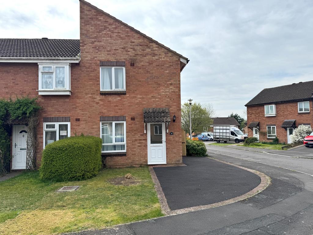 Larchfield Close, Frome BA11 3 bed end of terrace house for sale - £250,000