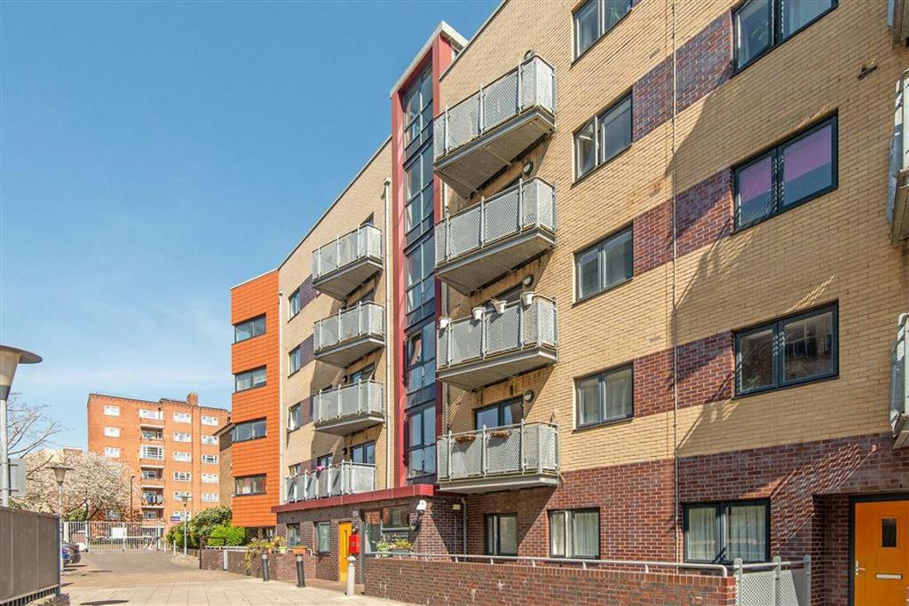 Murray Grove, London N1 1 bed flat - £2,300 pcm (£531 pw)