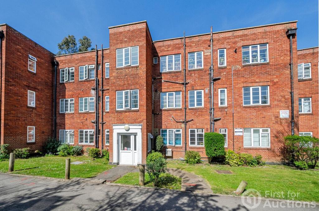 Garden Close, Ruislip 3 bed apartment for sale - £220,000