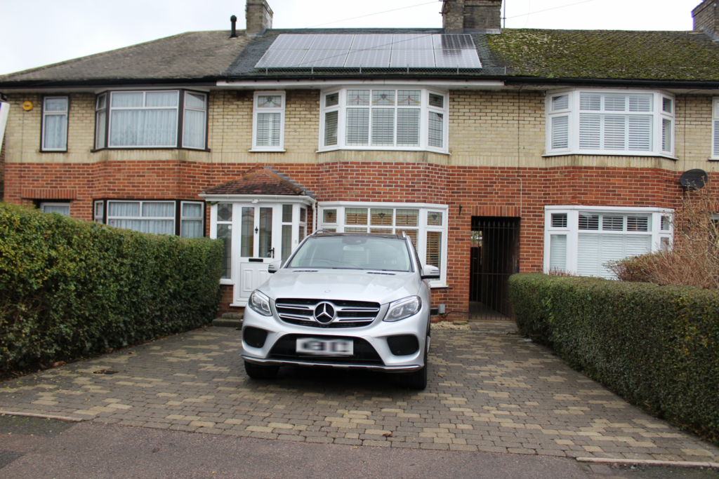 Borehamwood WD6 3 bed terraced house - £1,950 pcm (£450 pw)