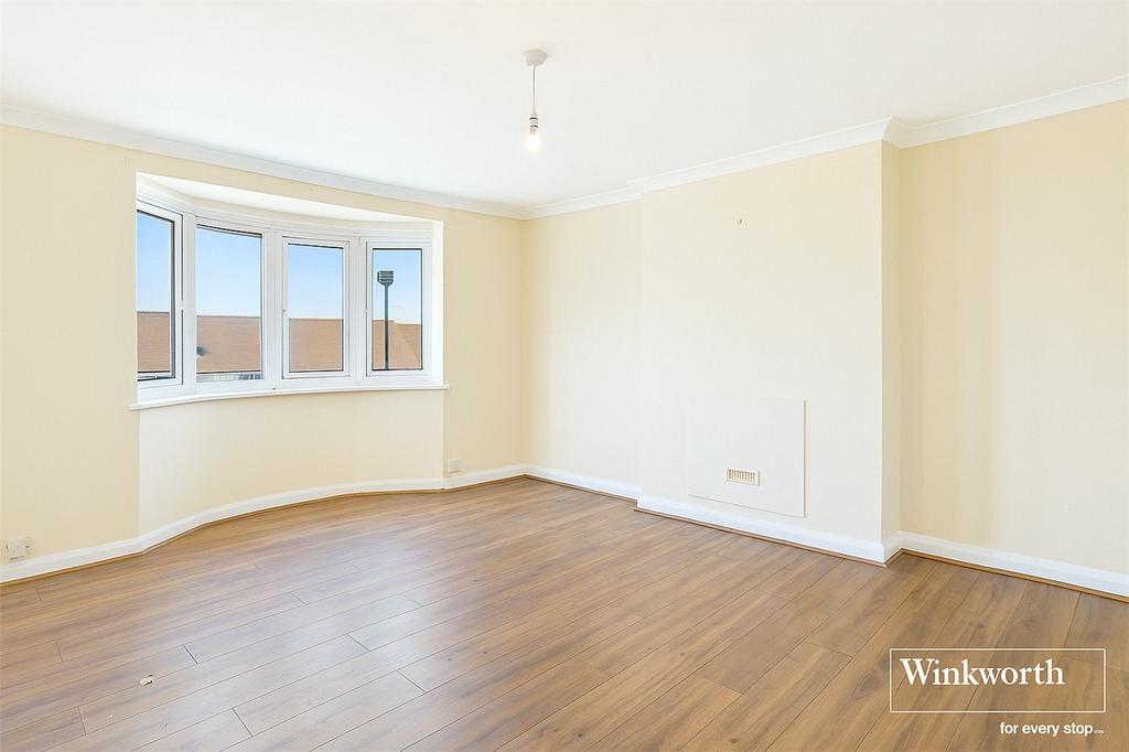 Harrow View, Harrow HA2 3 bed apartment - £1,700 pcm (£392 pw)