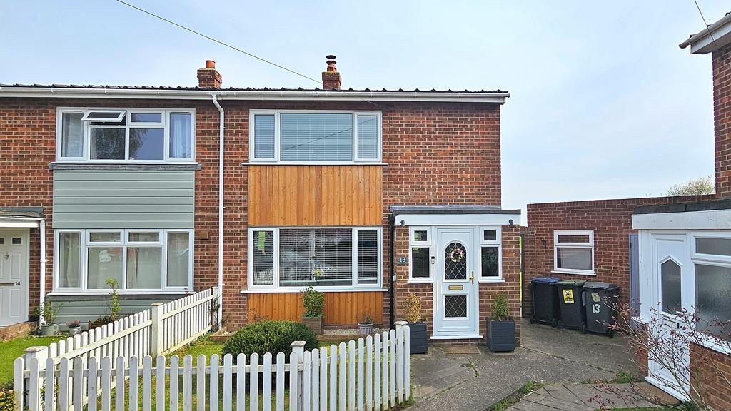 Barn Close, Canterbury, CT3 4JU 2 bed semi-detached house for sale - £310,000