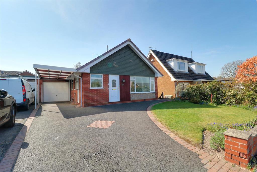 Russell Avenue, Alsager 2 bed detached bungalow - £260,000