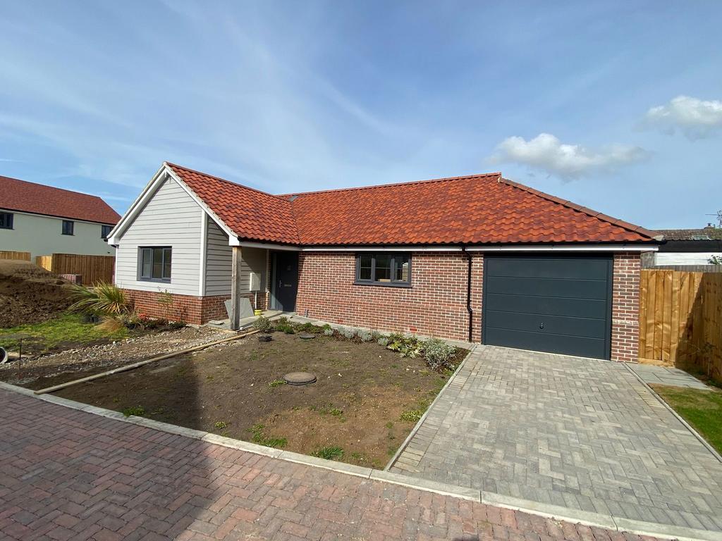 Bedfield, Nr Framlingham, Suffolk 3 bed detached bungalow for sale - £ ...